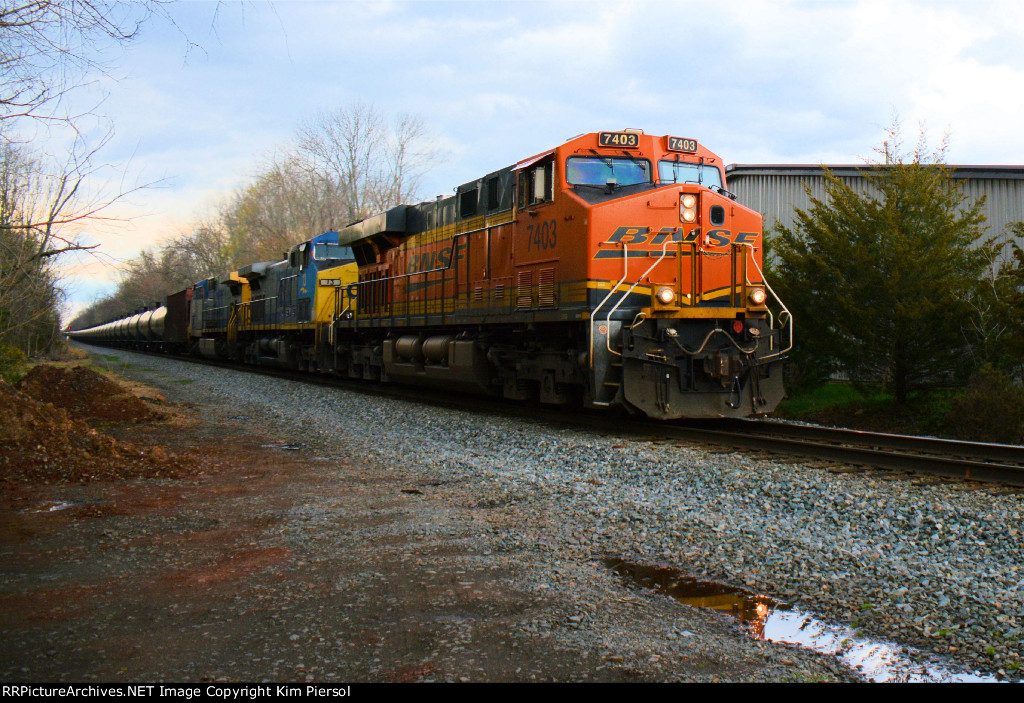 BNSF 7403 CSX Train K138 Crude Oil Loads